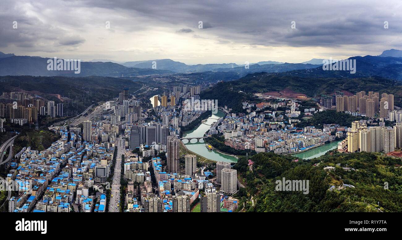 Chongqing, Chongqing, China. 15th Nov, 2018. Chongqing, CHINA-Scenery ...