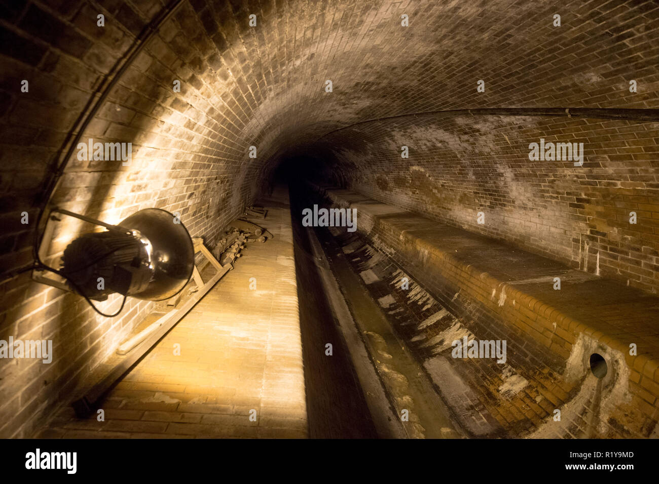 Overflow section hi-res stock photography and images - Alamy