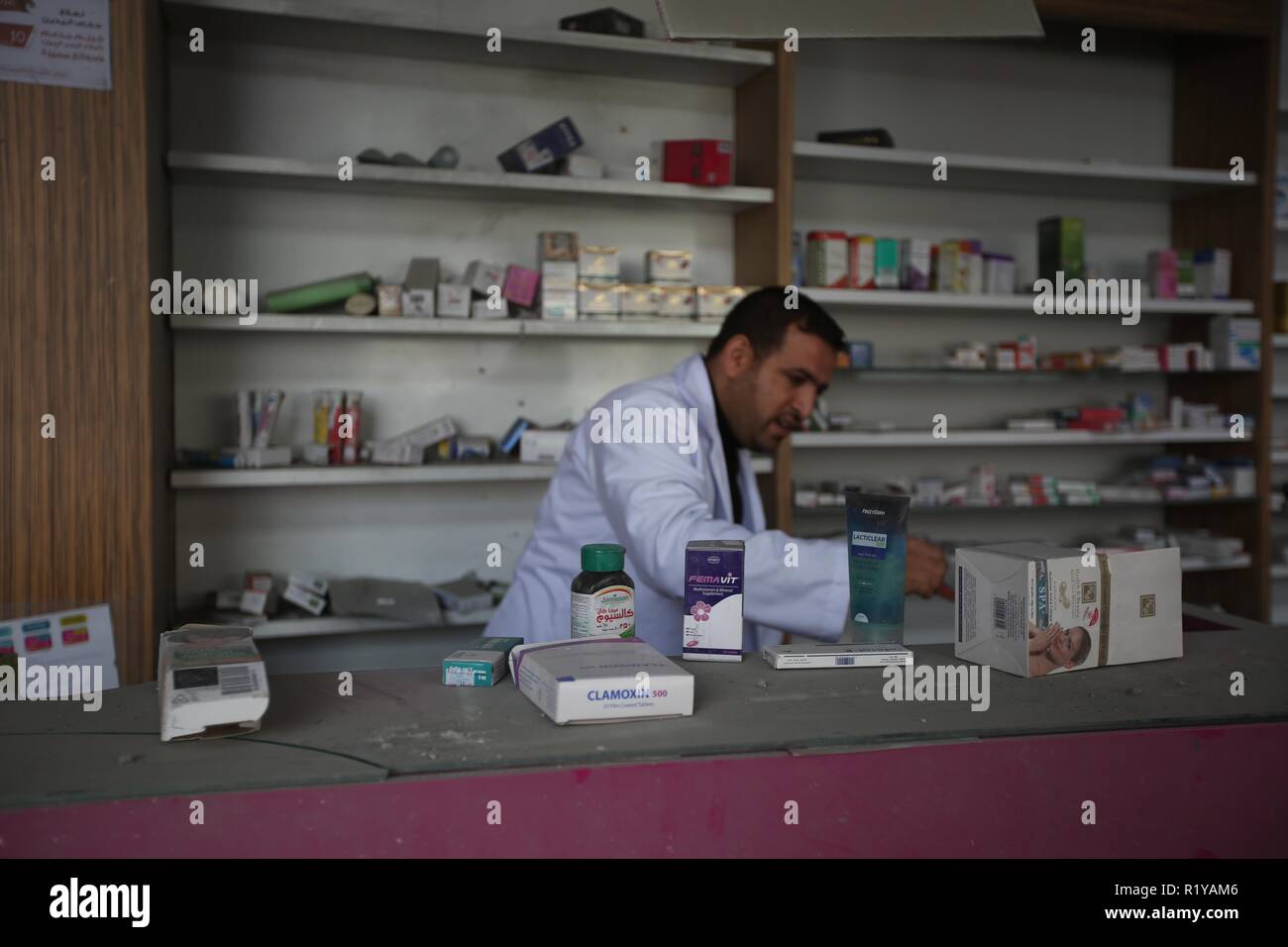 Gaza City, The Gaza Strip, Palestine. 15th Nov, 2018. Damages at ...