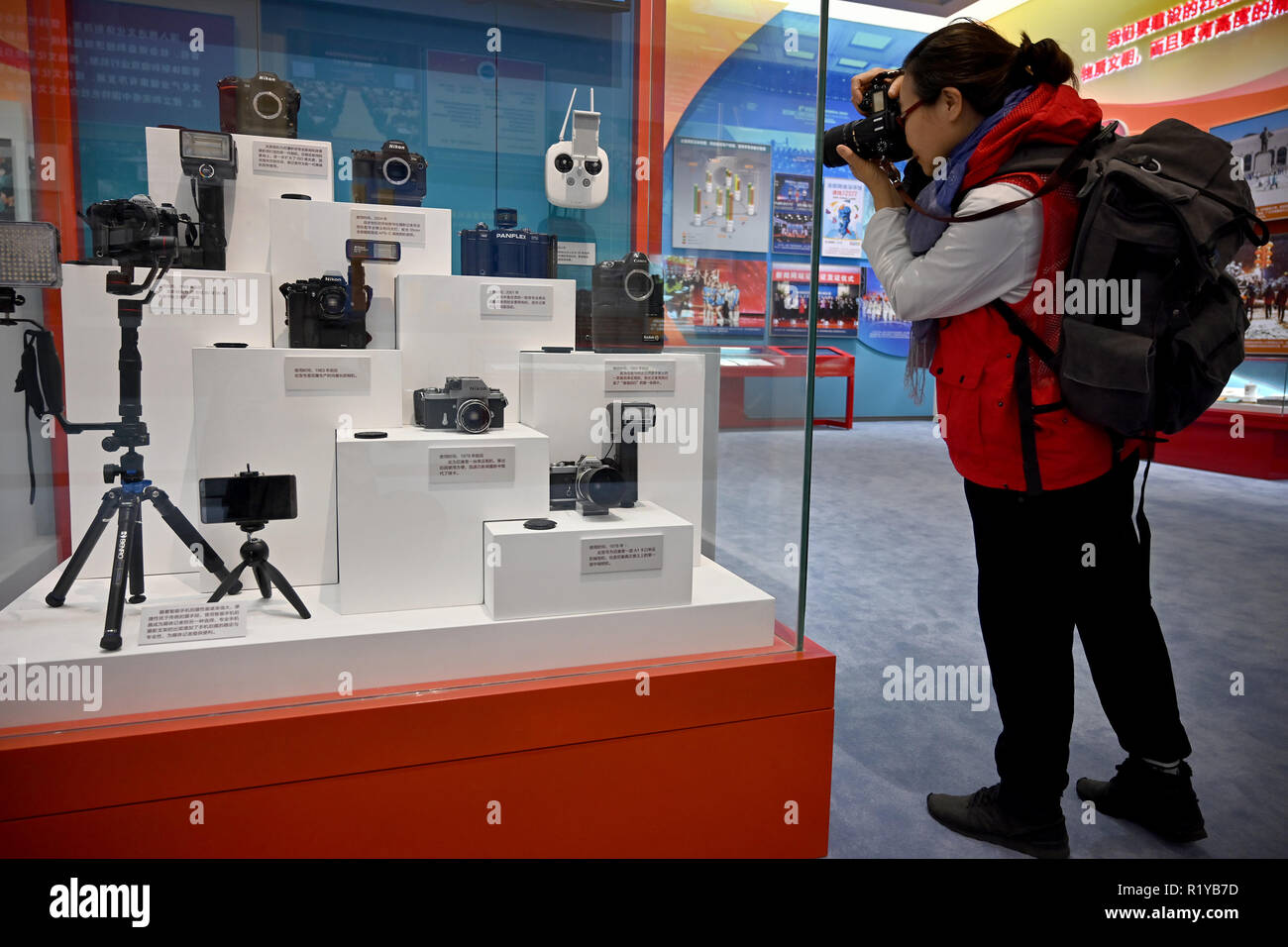 Vintage cameras china hi-res stock photography and images - Alamy