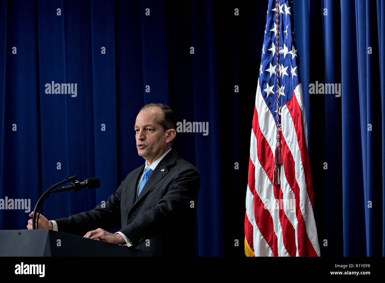 Robert acosta hi-res stock photography and images - Alamy