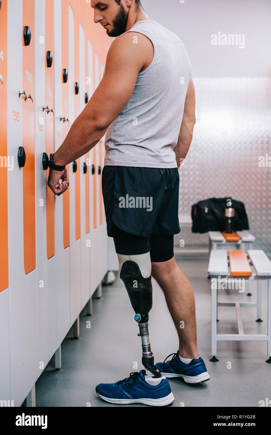 Leg lock hi-res stock photography and images - Alamy