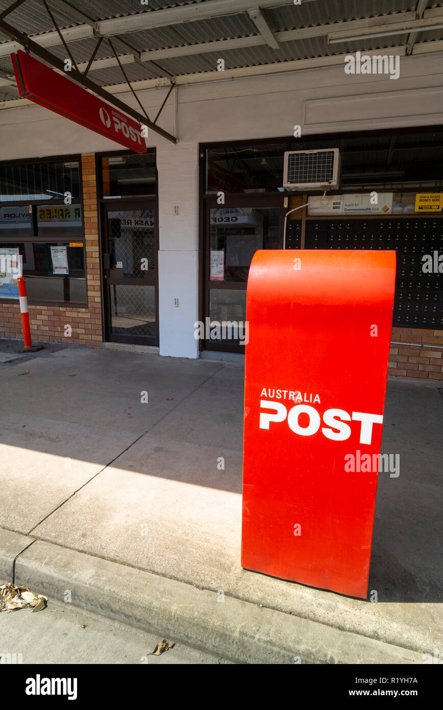 Red australia post mail box hi-res stock photography and images - Alamy