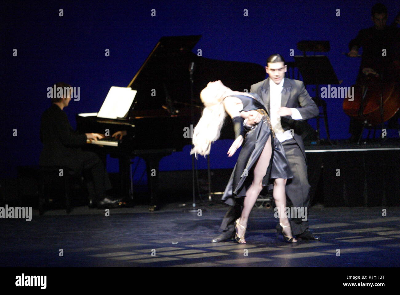 Dance fire tango hi-res stock photography and images - Alamy