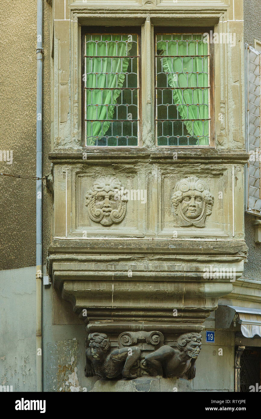 Bow window hi-res stock photography and images - Alamy