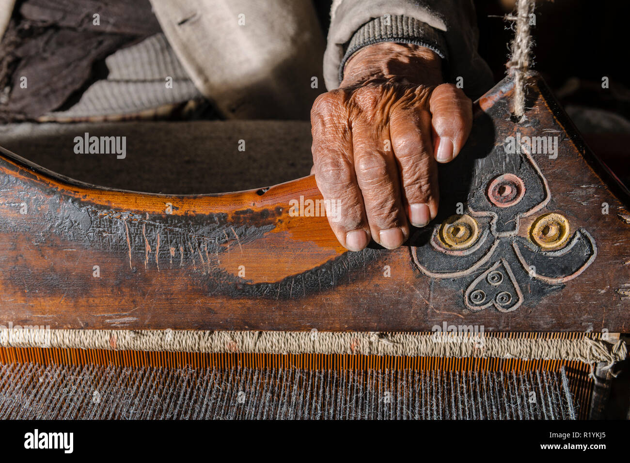 Handloom weaving hi-res stock photography and images - Alamy