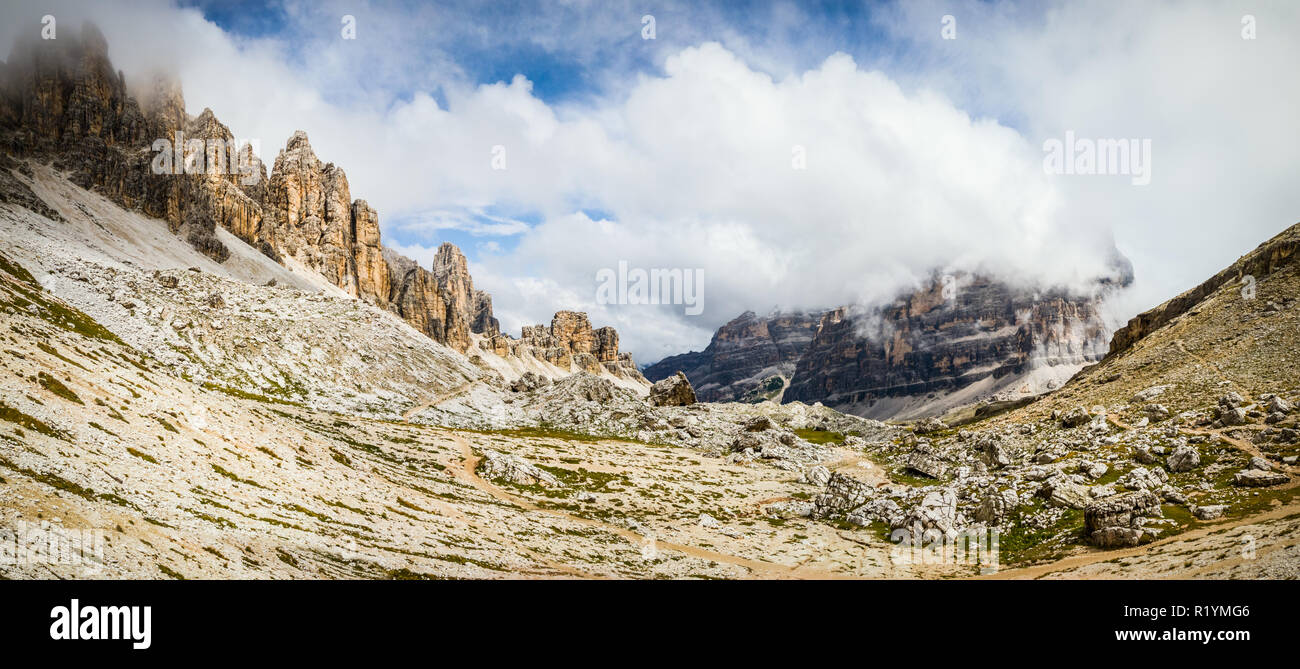 Panorama of Forcella Travenanzes on the road to the Lagazuoi hut ...