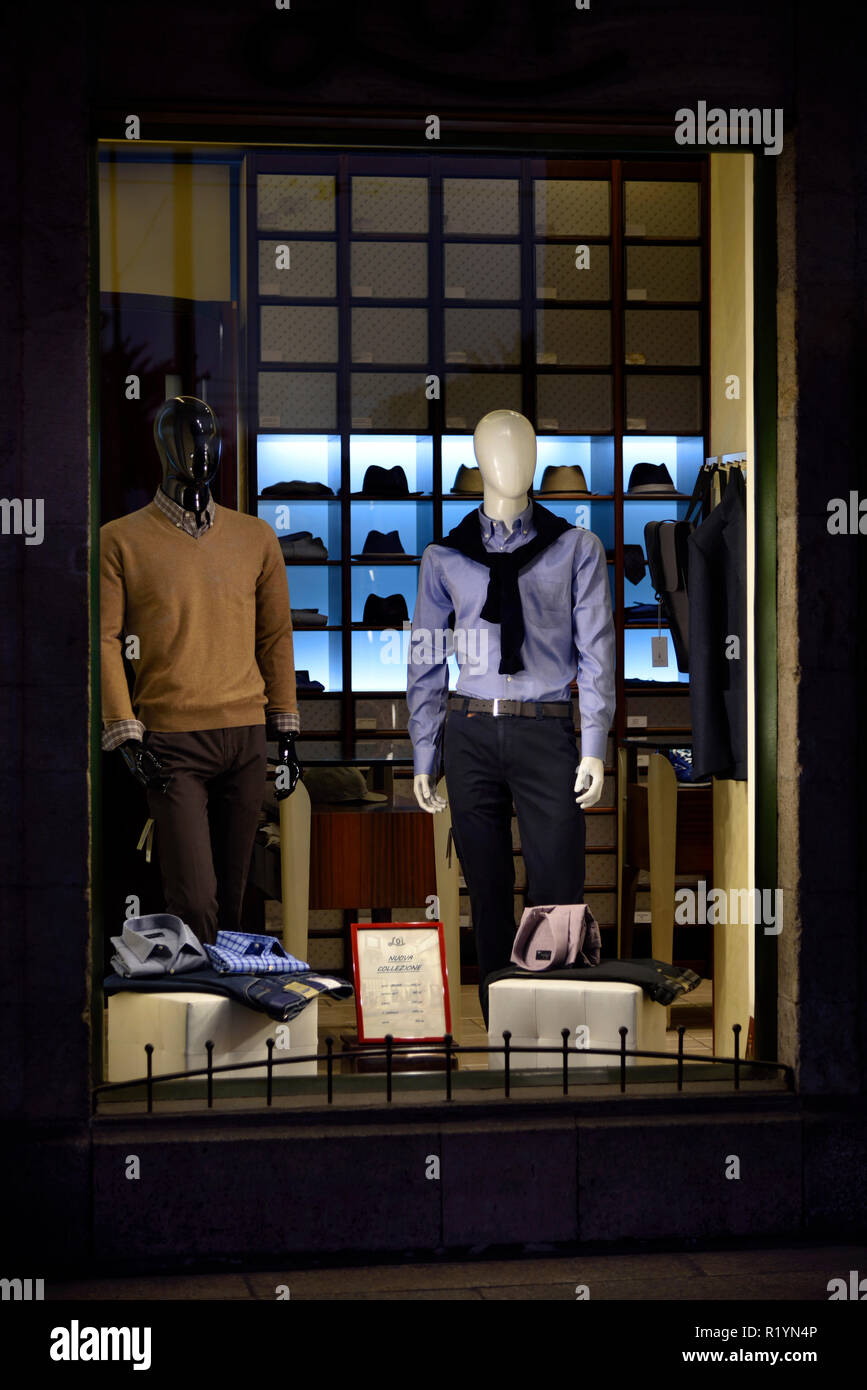 Shop Window Dummy High Resolution Stock Photography and Images - Alamy