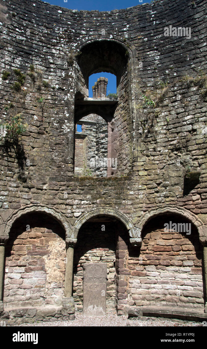 Round circular castle hi-res stock photography and images - Alamy