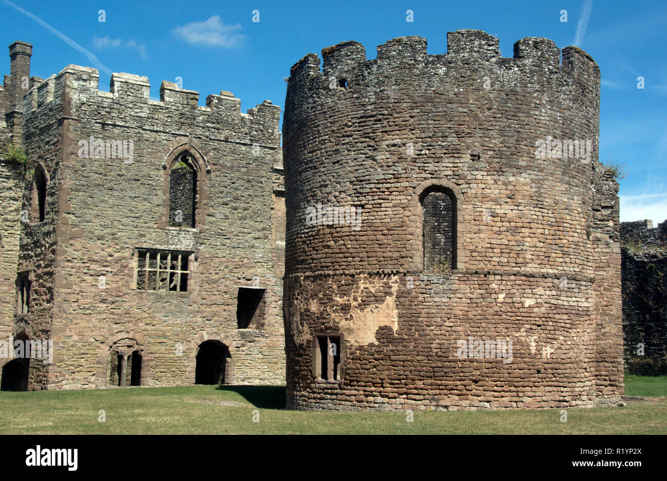SHROPSHIRE; LUDLOW CASTLE; THE ROUND CHAPEL Stock Photo - Alamy