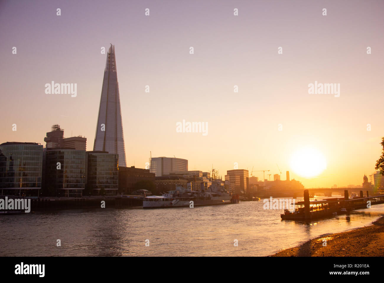 London bridge the shard hi-res stock photography and images - Alamy