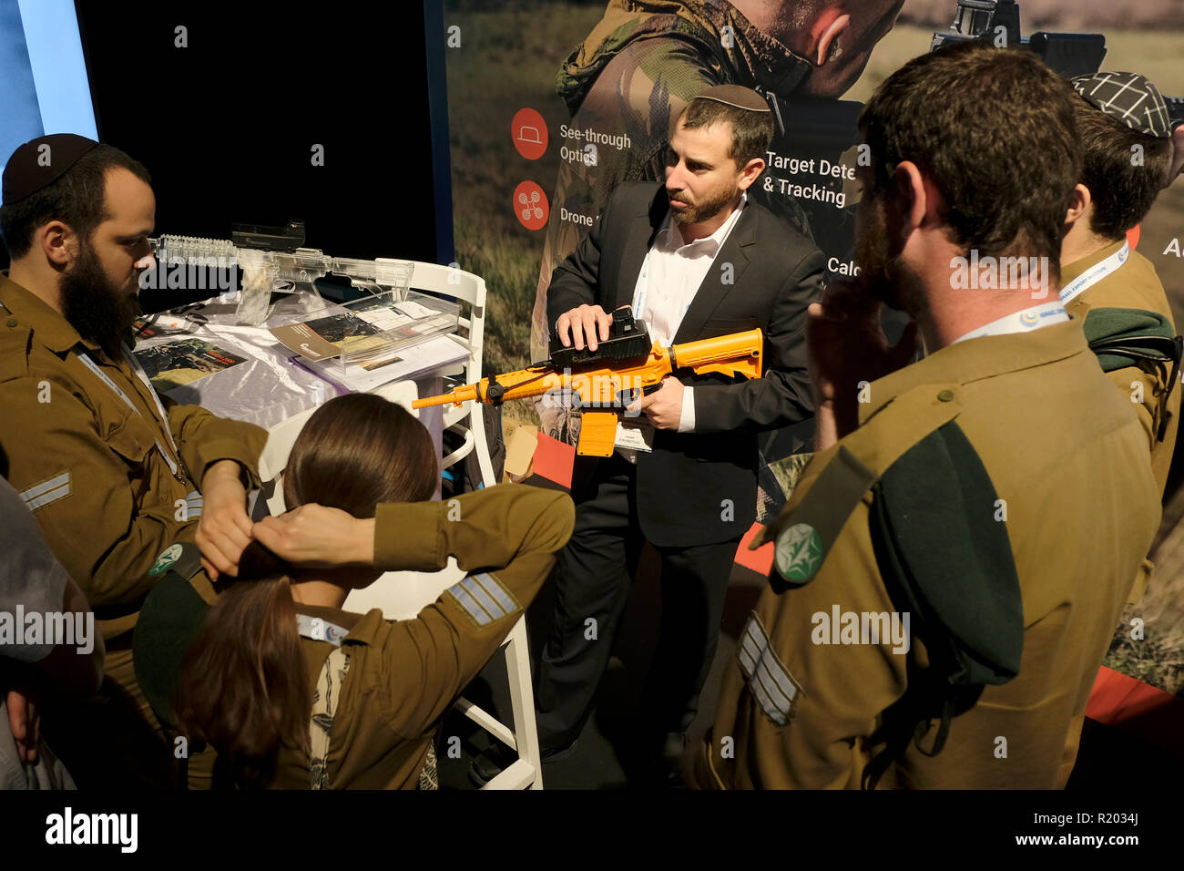 New assault rifle new assault hi-res stock photography and images - Alamy