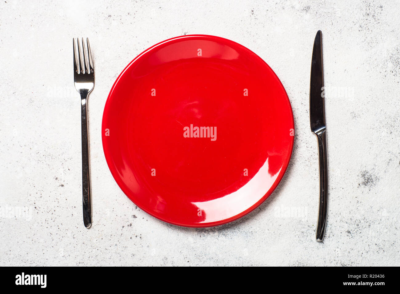 Red plate food above hi-res stock photography and images - Alamy