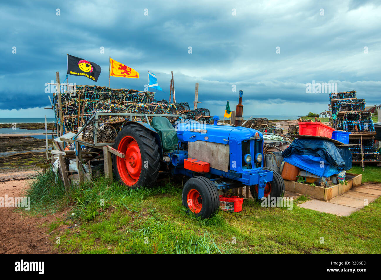 Busy seaside hi-res stock photography and images - Alamy