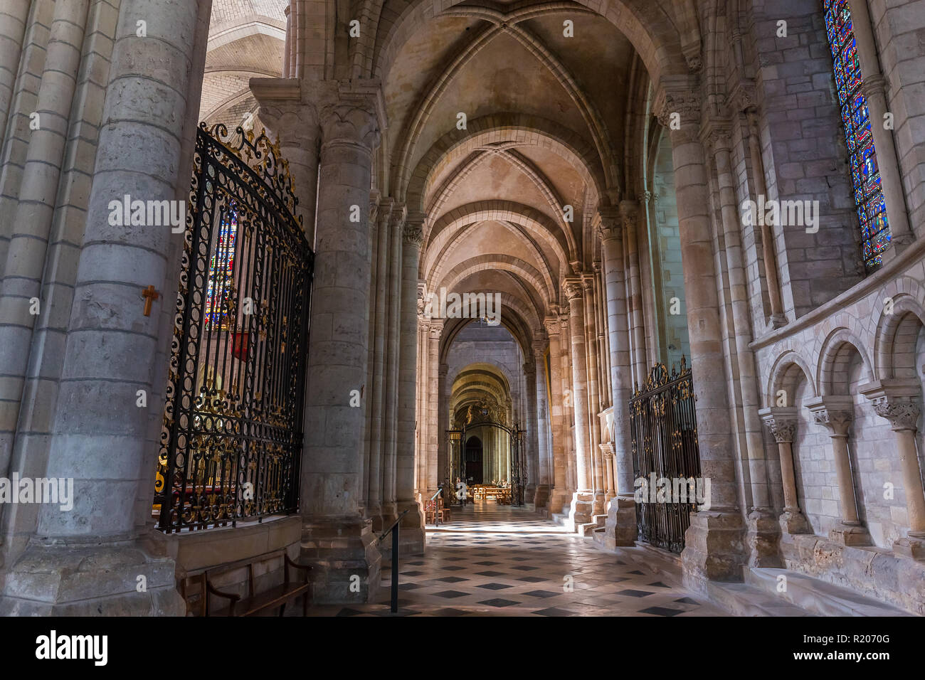 Sens cathedral hi-res stock photography and images - Alamy