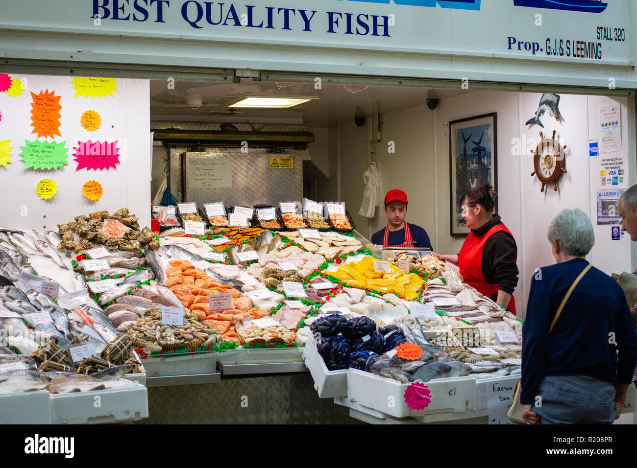 Leeds city market fishmongers hi-res stock photography and images - Alamy