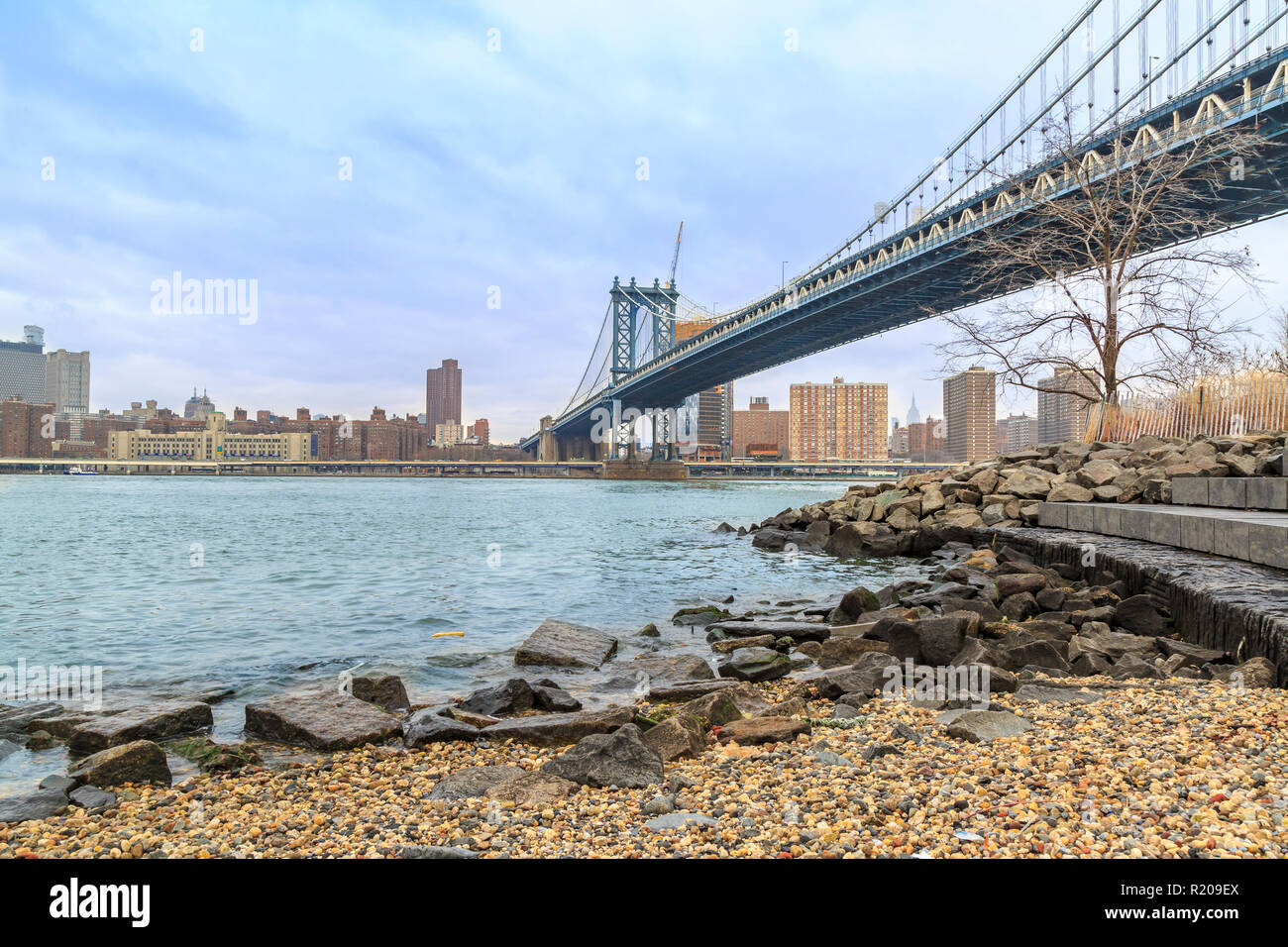 Brooklyn bridge park beach hi-res stock photography and images - Alamy
