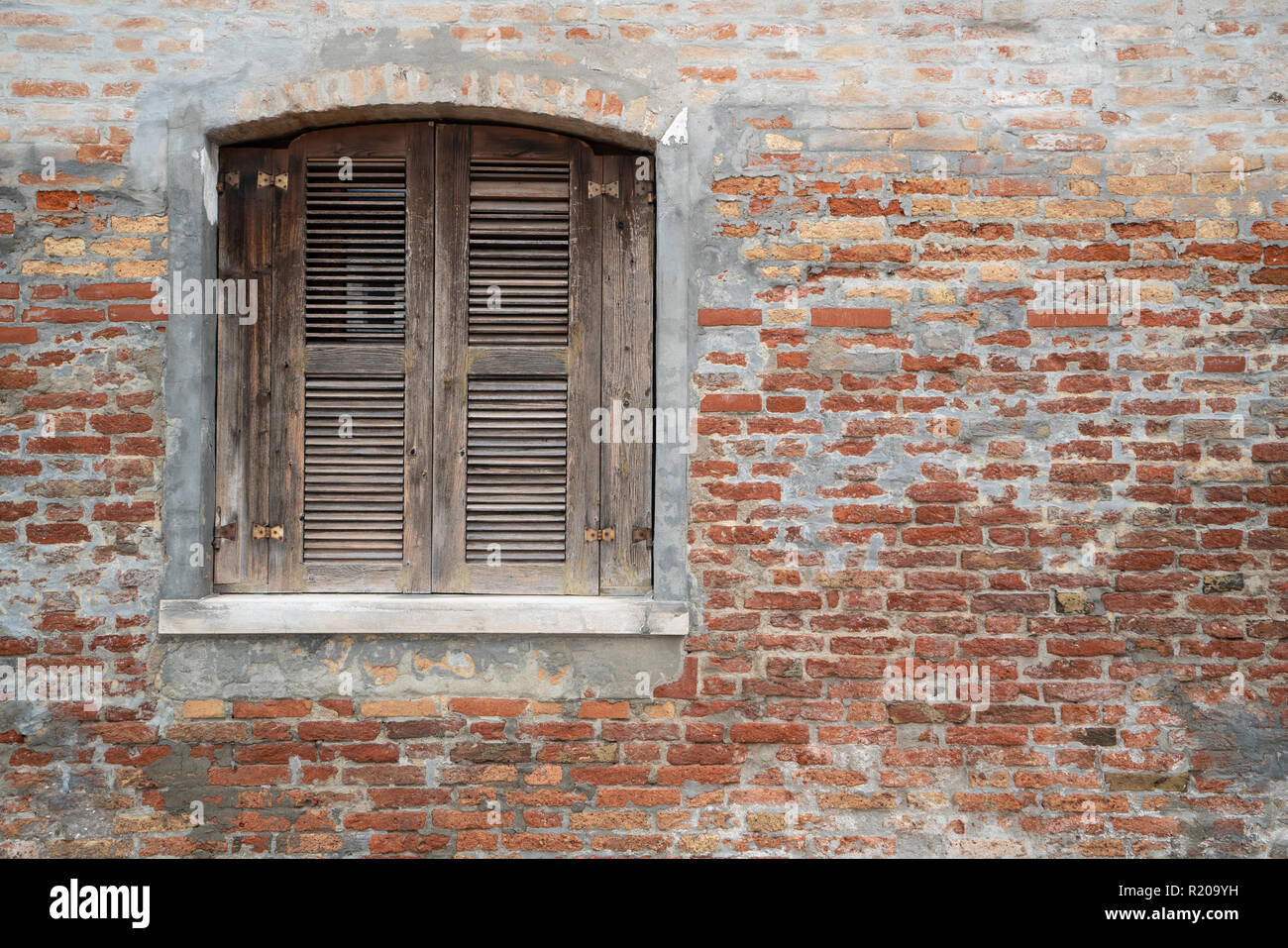Glass brick wall texture hi-res stock photography and images - Alamy