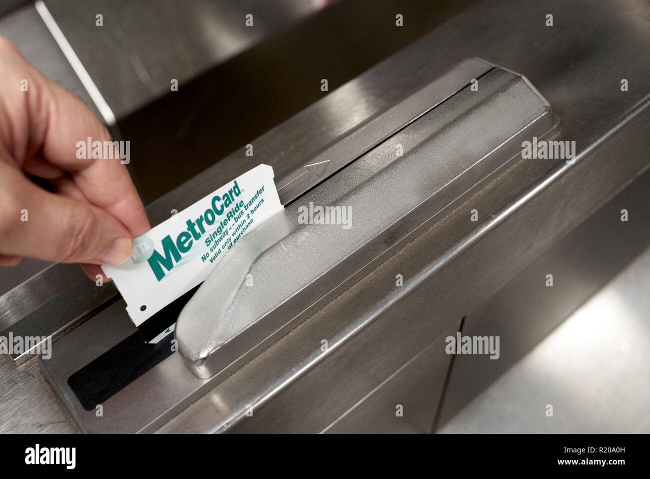 New york subway metro card hi-res stock photography and images - Alamy