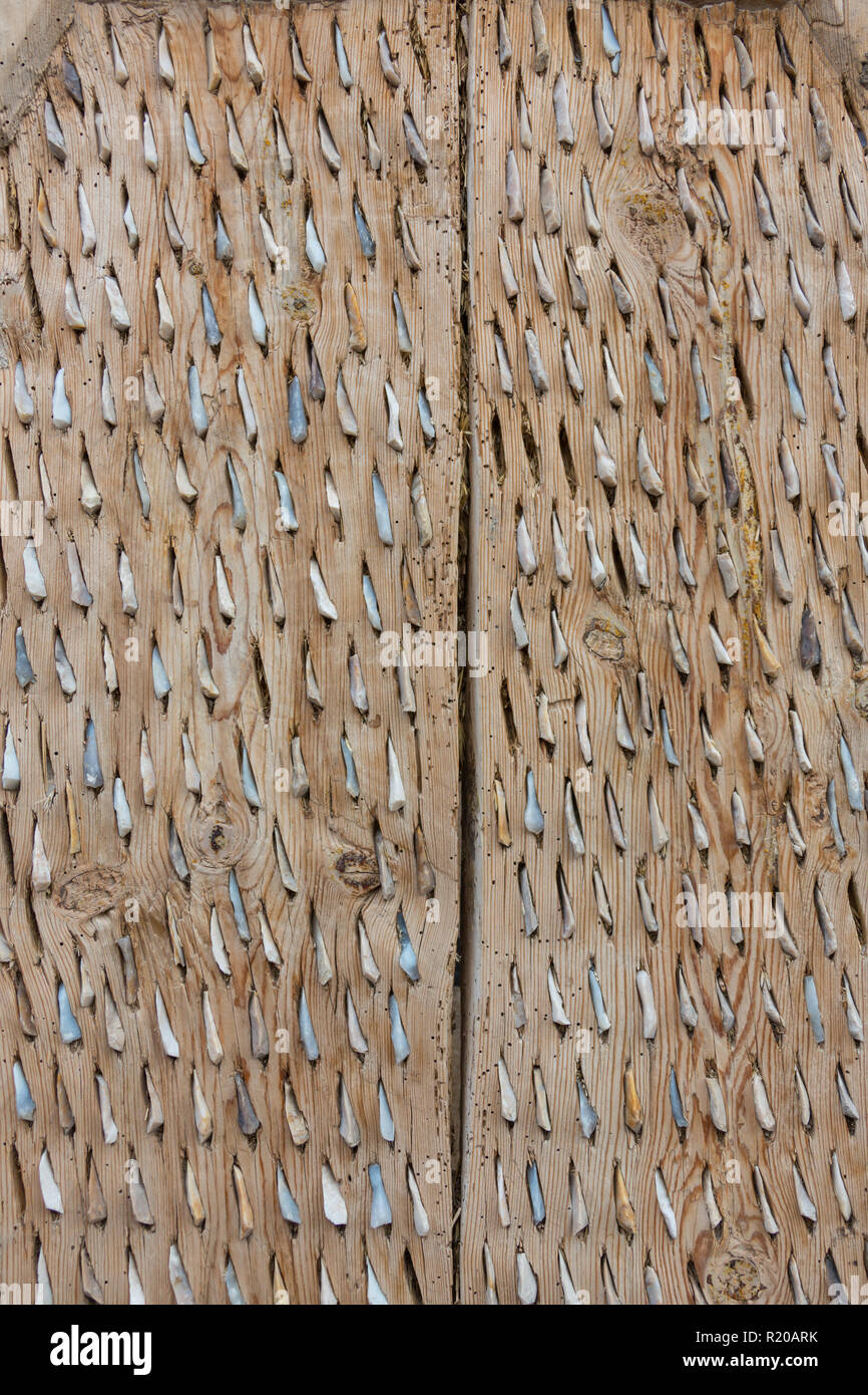 Jagged stone wall hi-res stock photography and images - Alamy