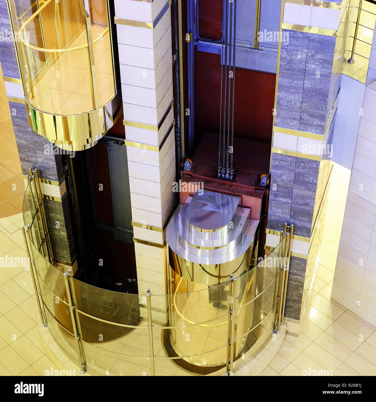 Elevator glass lift hi-res stock photography and images - Alamy