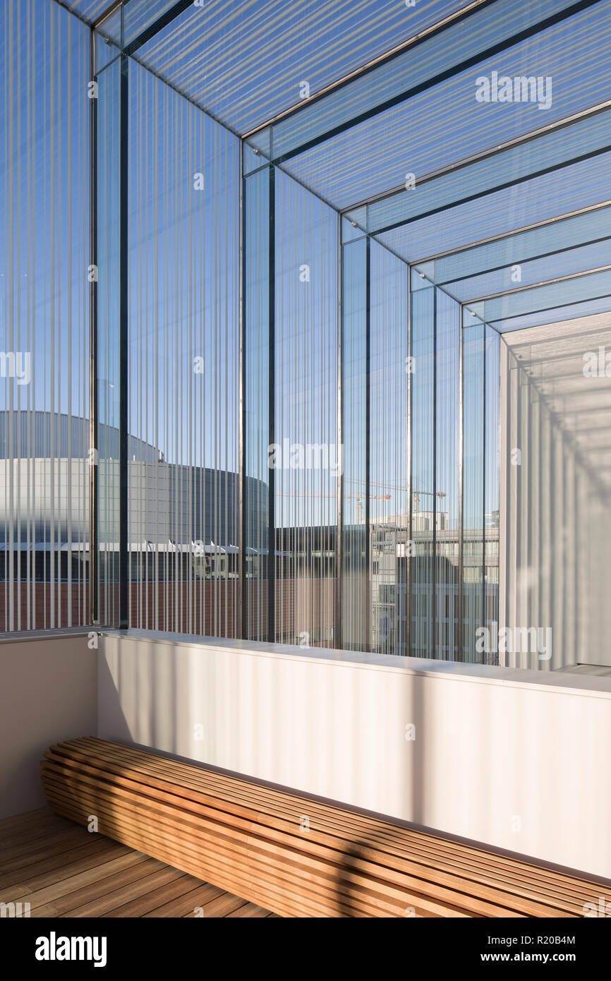 Timber bench hi-res stock photography and images - Alamy