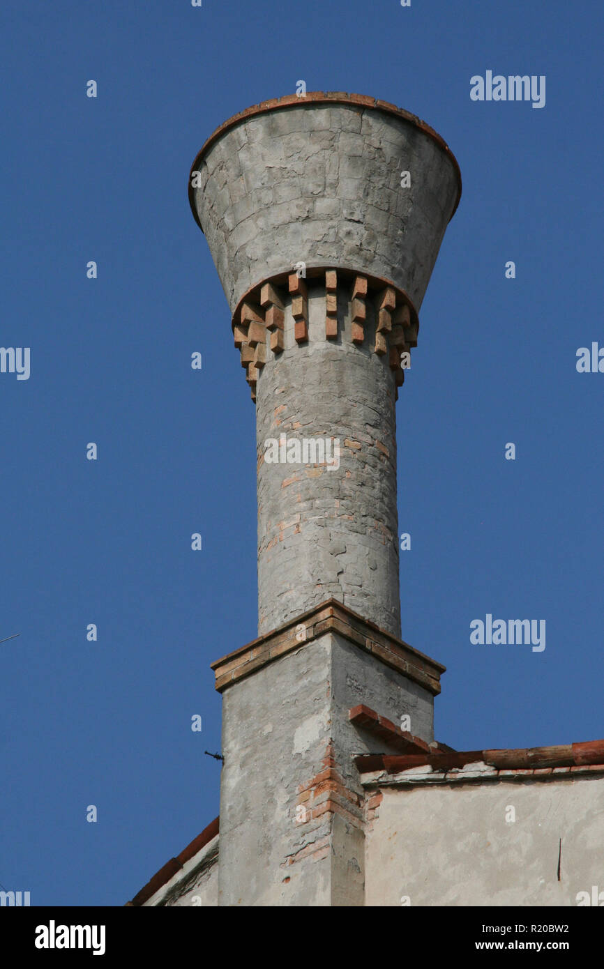 Traditional italian chimneys hi-res stock photography and images - Alamy
