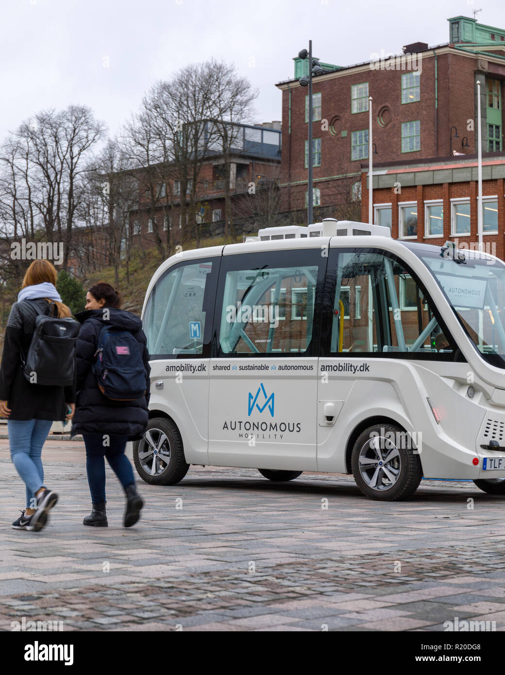 Shuttle bus autonomous hi-res stock photography and images - Alamy