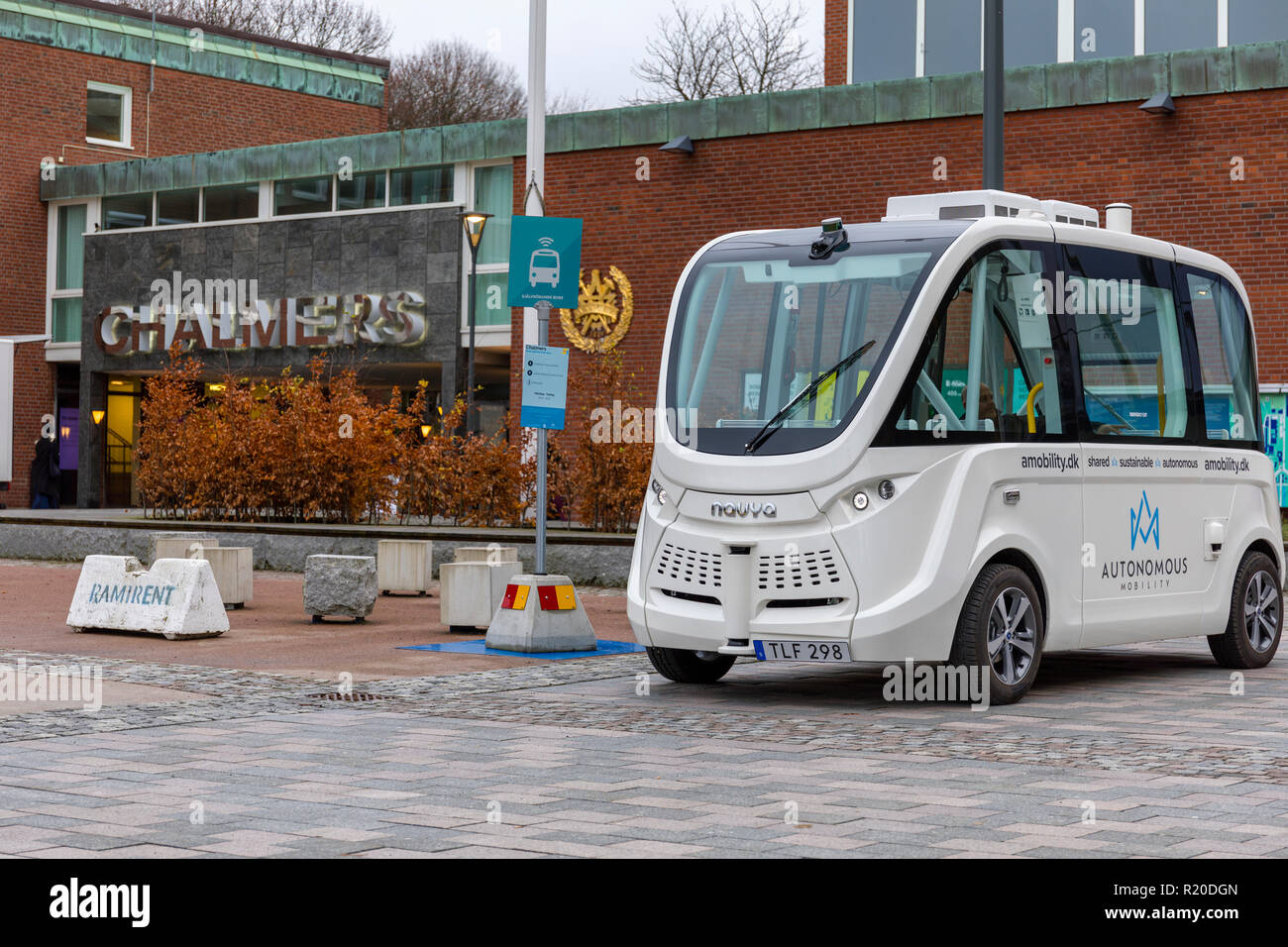 Autonomous shuttle bus hi-res stock photography and images - Alamy
