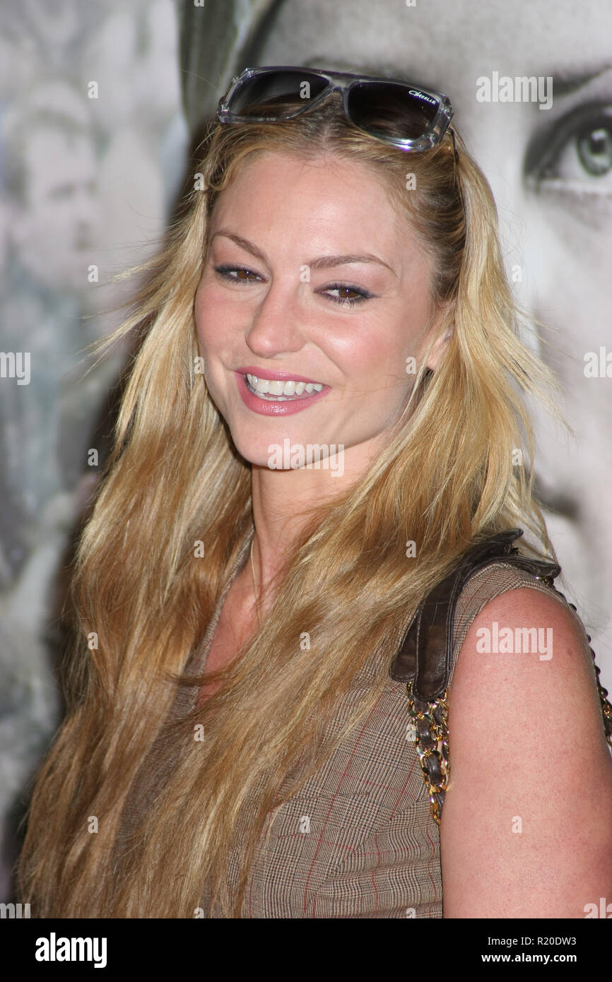 Drea de Matteo 10/10/05 North Country @ Grauman's Chinese Theatre ...