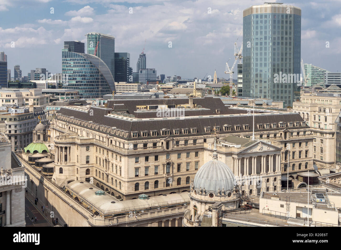 Rooftop skyline view of the Bank of England, Threadneedle Street, City ...