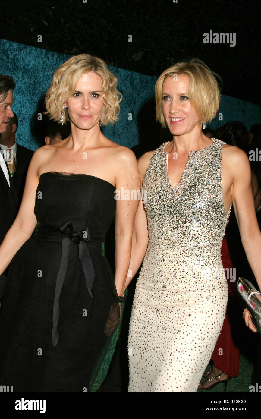 Sarah Paulson Felicity Huffman Subway