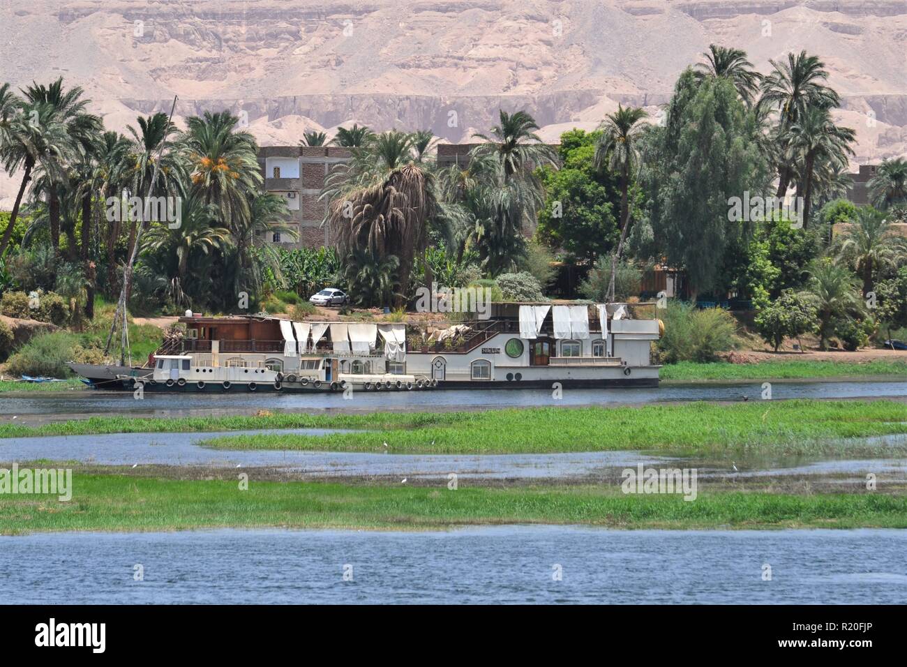 Dahabeya Sailing Boat High Resolution Stock Photography and Images - Alamy