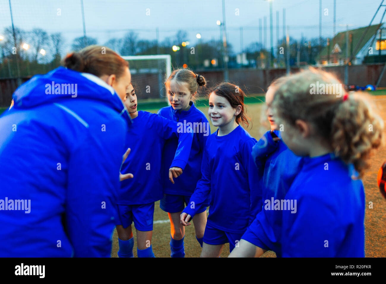 Soccer team huddle kids hi-res stock photography and images - Alamy