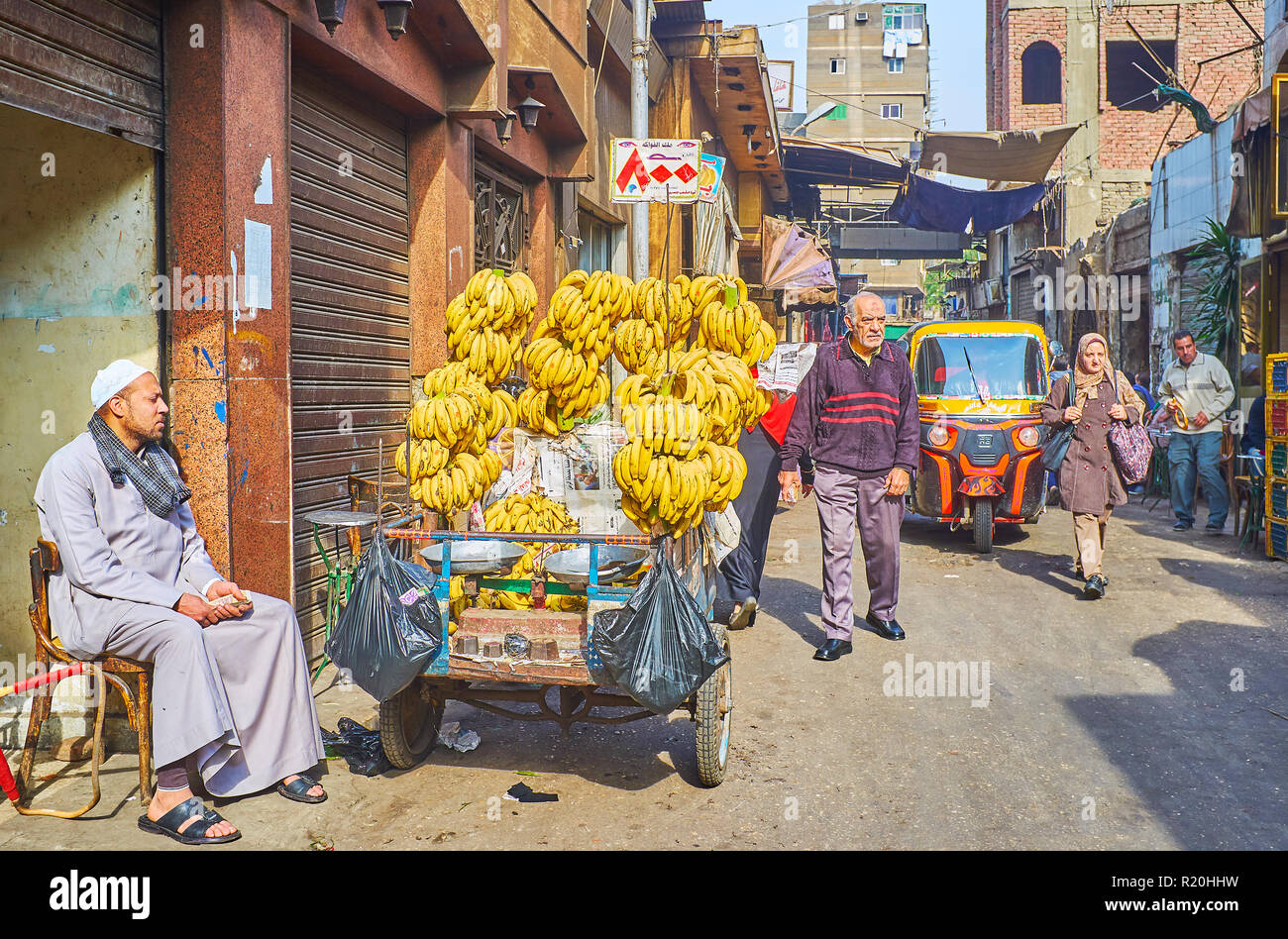 Thobe full hi-res stock photography and images - Alamy