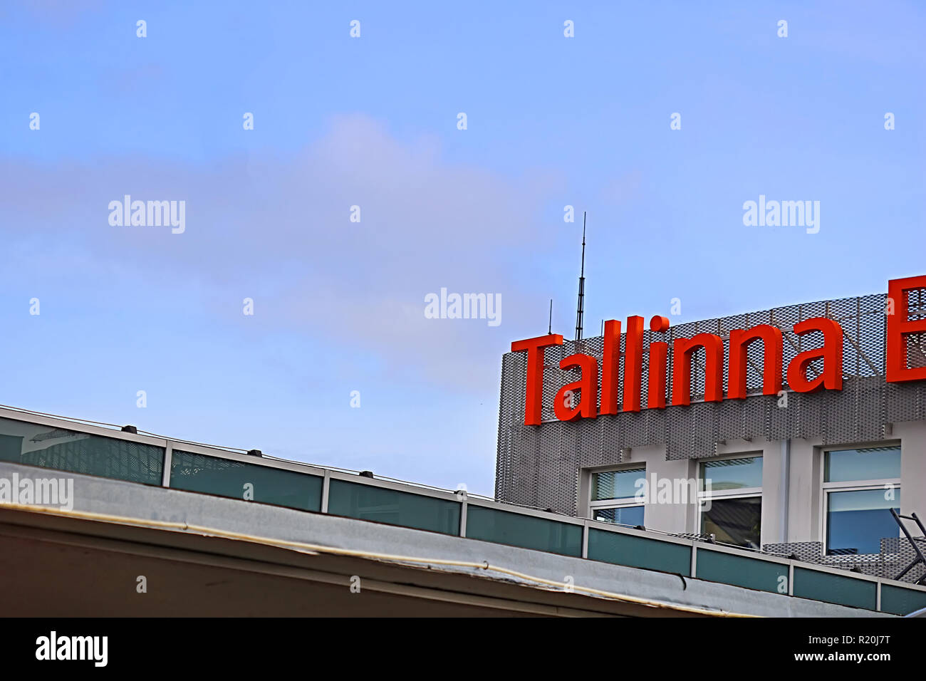 Tallinn tourist bus hi-res stock photography and images - Alamy