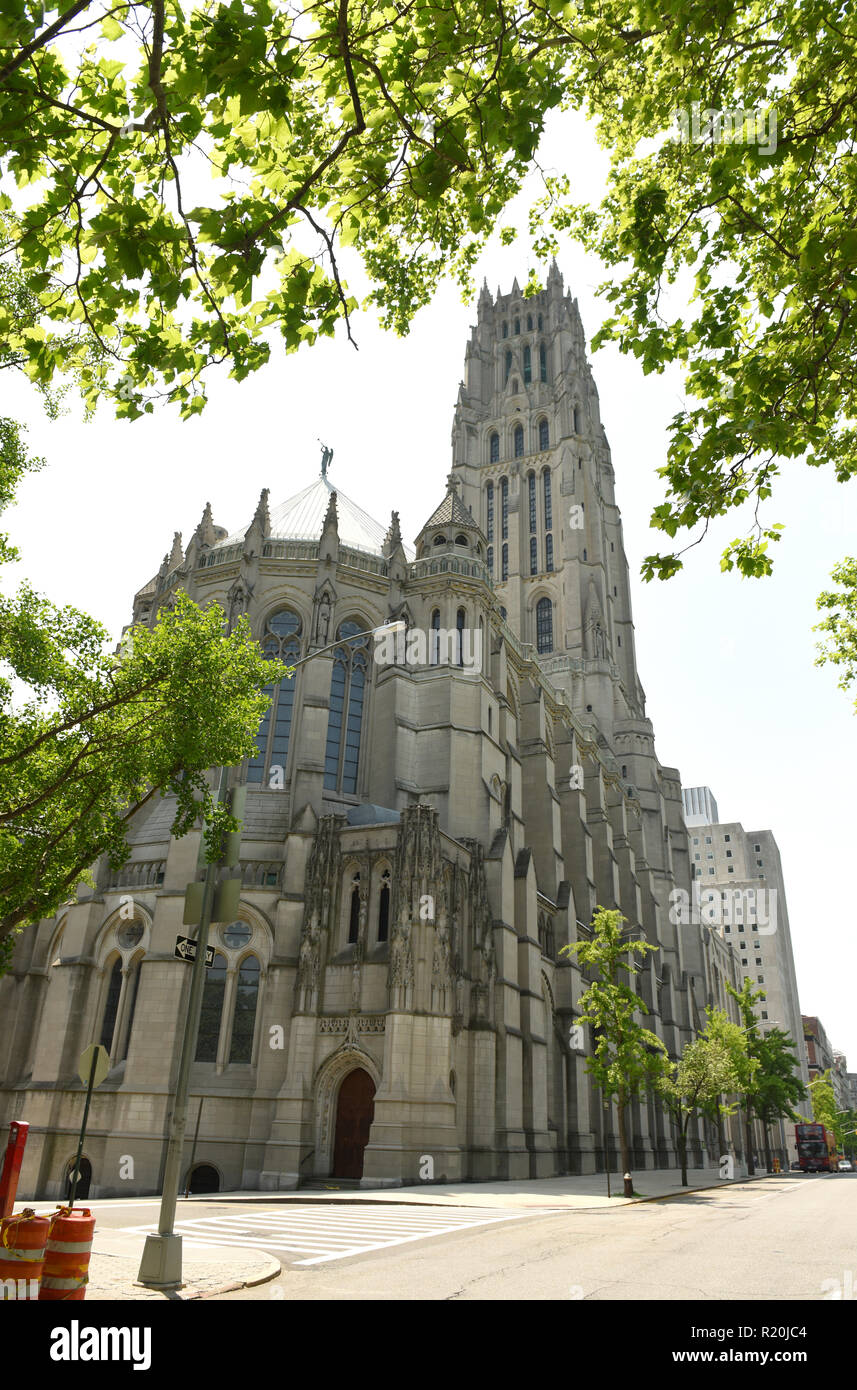 Modern church exterior usa hi-res stock photography and images - Alamy