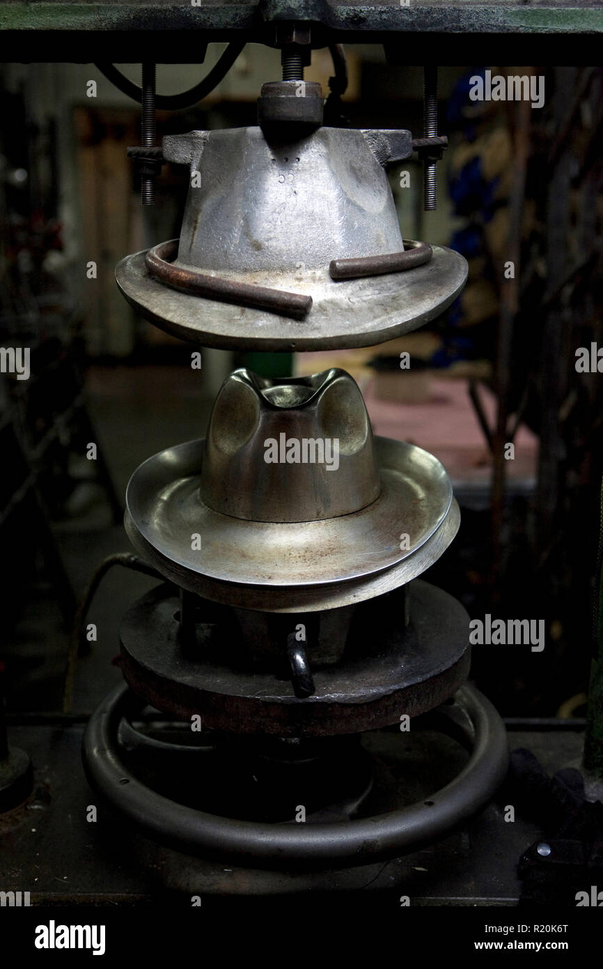 Millinery hat making machines hi-res stock photography and images - Alamy