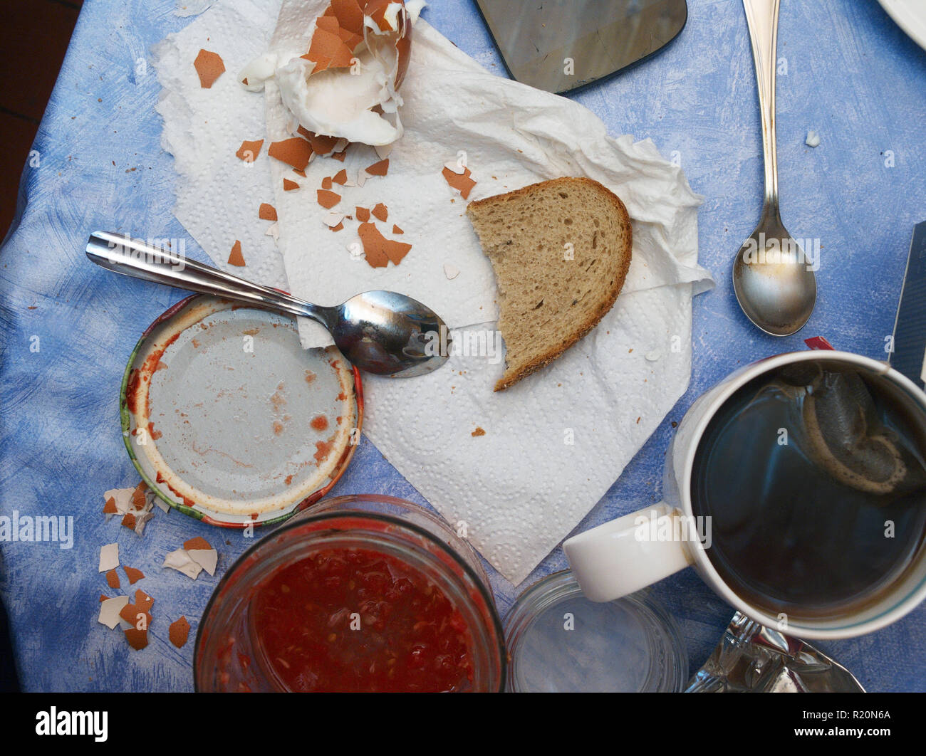 Untidy breakfast table hi-res stock photography and images - Alamy