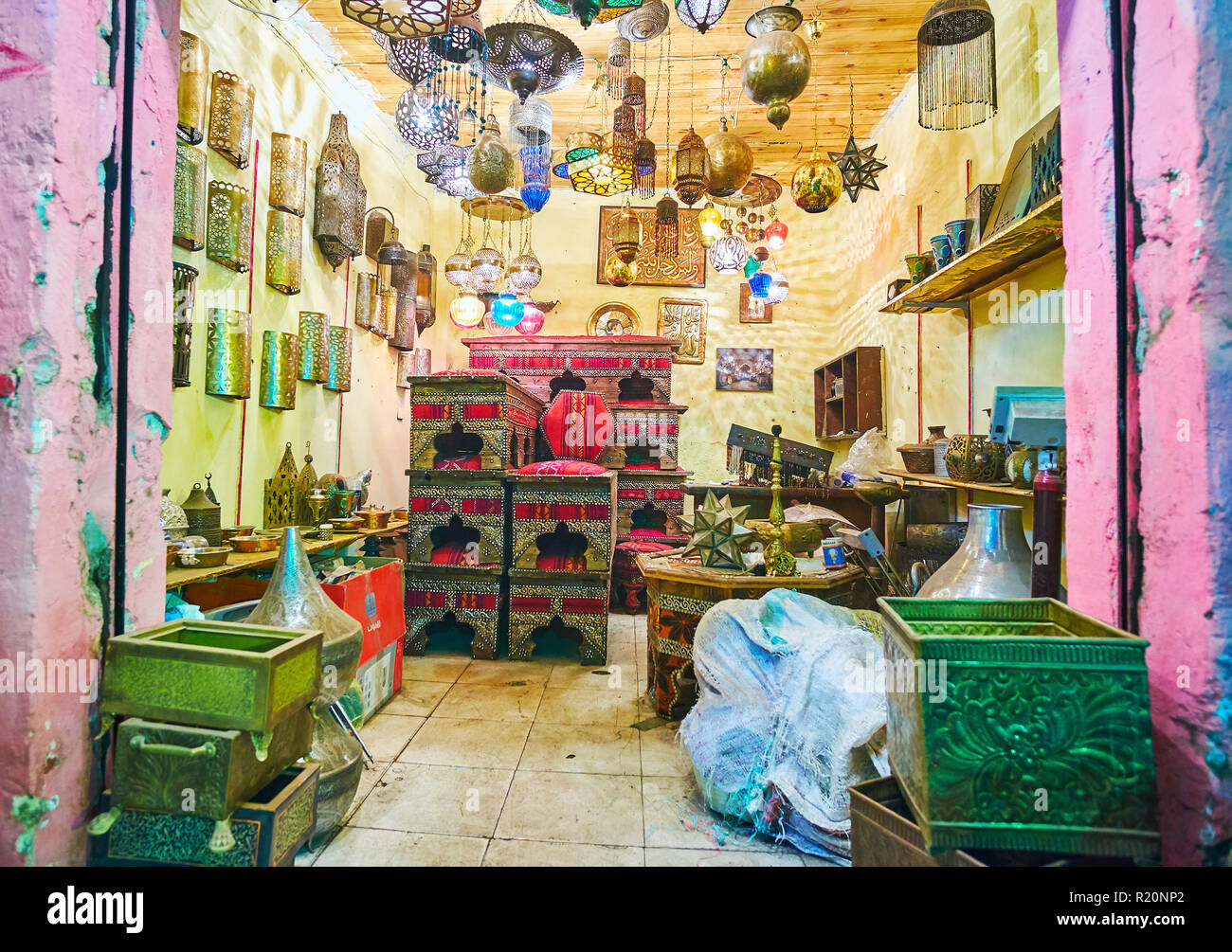 CAIRO, EGYPT - DECEMBER 21, 2017: Interior of souvenir shop in Souk ...