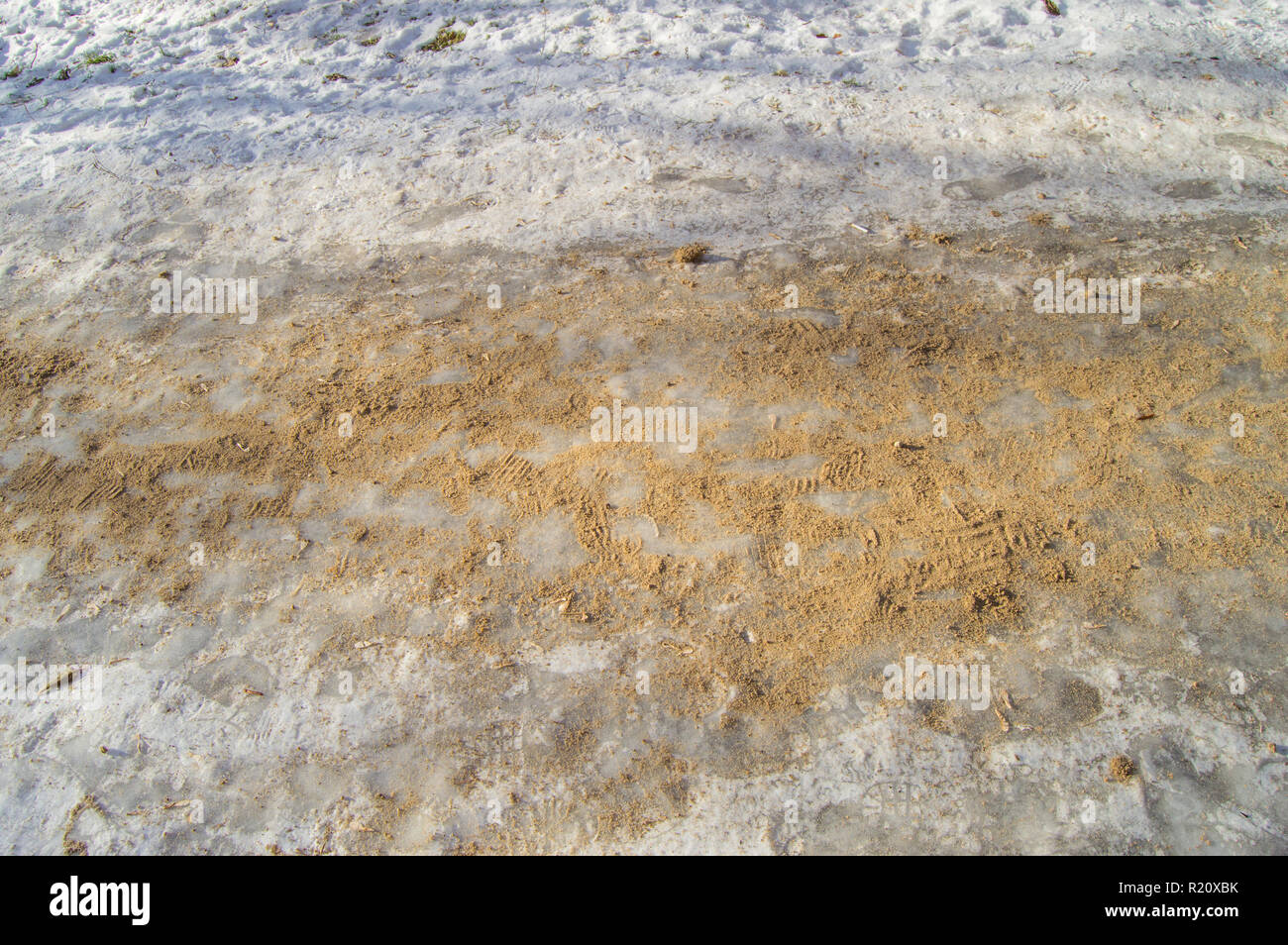 Calcium chloride road hi-res stock photography and images - Alamy
