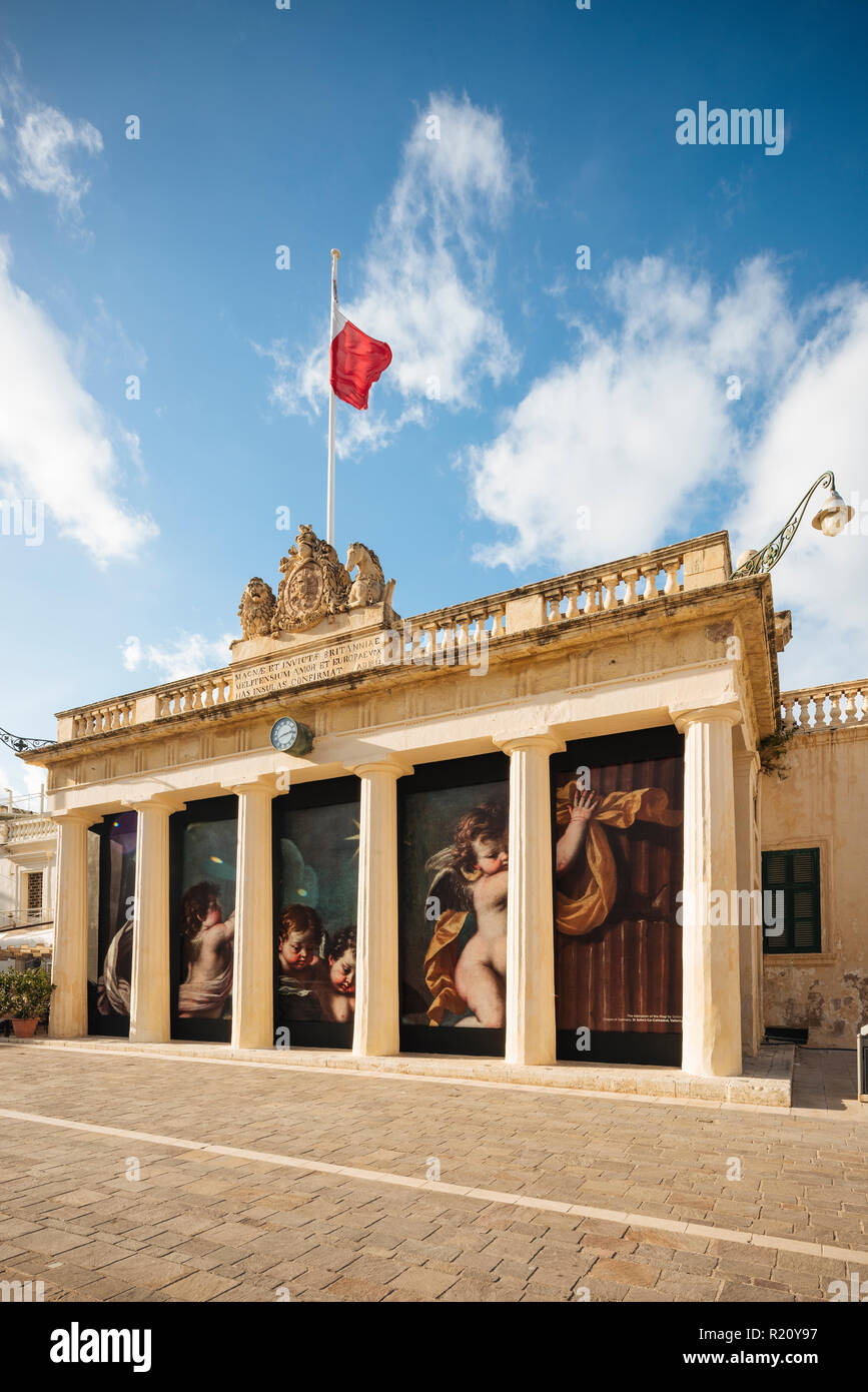 St georges square valletta hi-res stock photography and images - Alamy