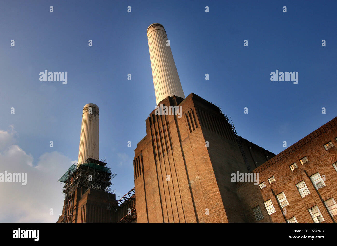 Old battersea power station hi-res stock photography and images - Alamy