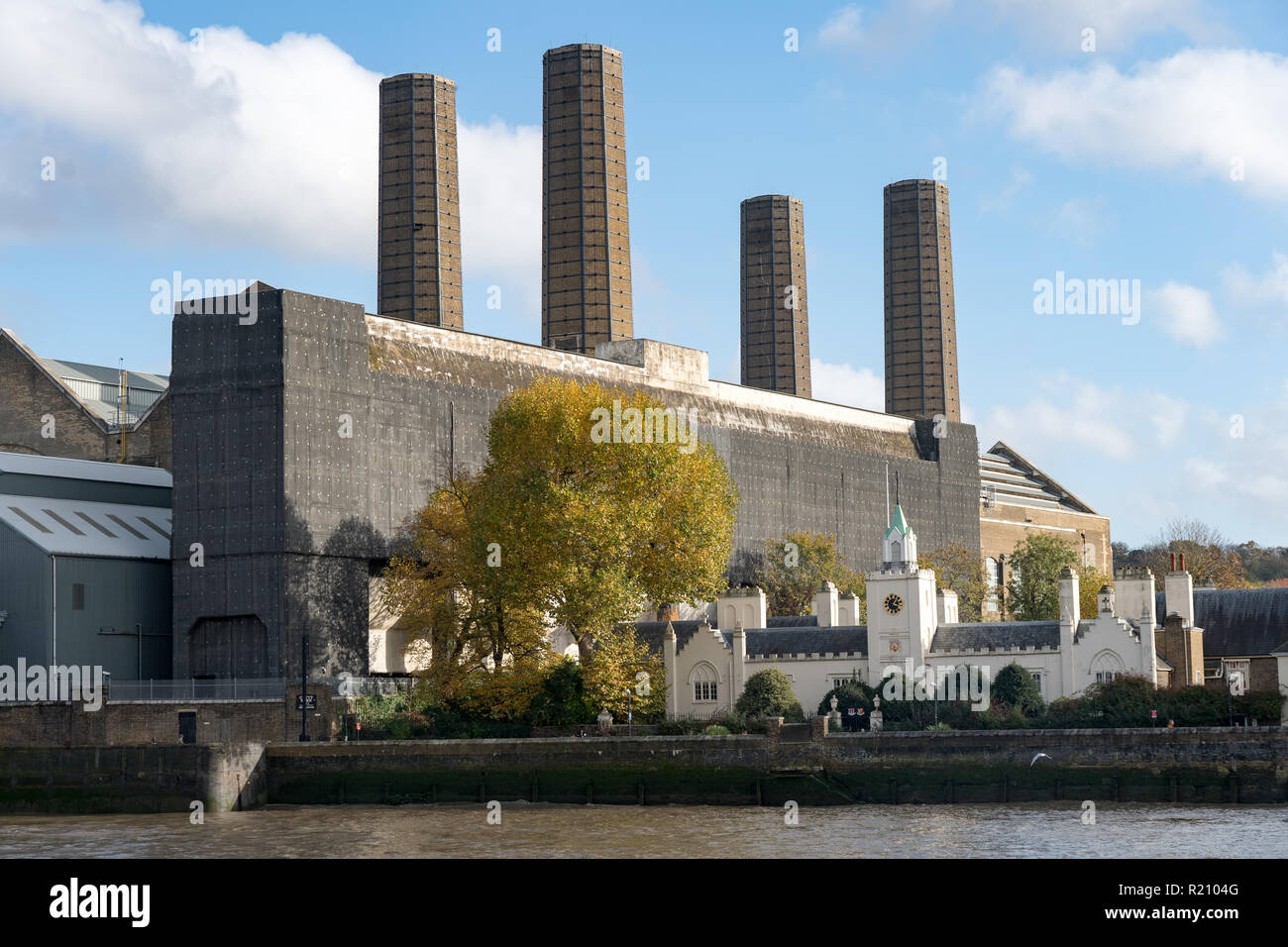 Greenwich Power Station, a standby gas and formerly oil and coal-fired ...