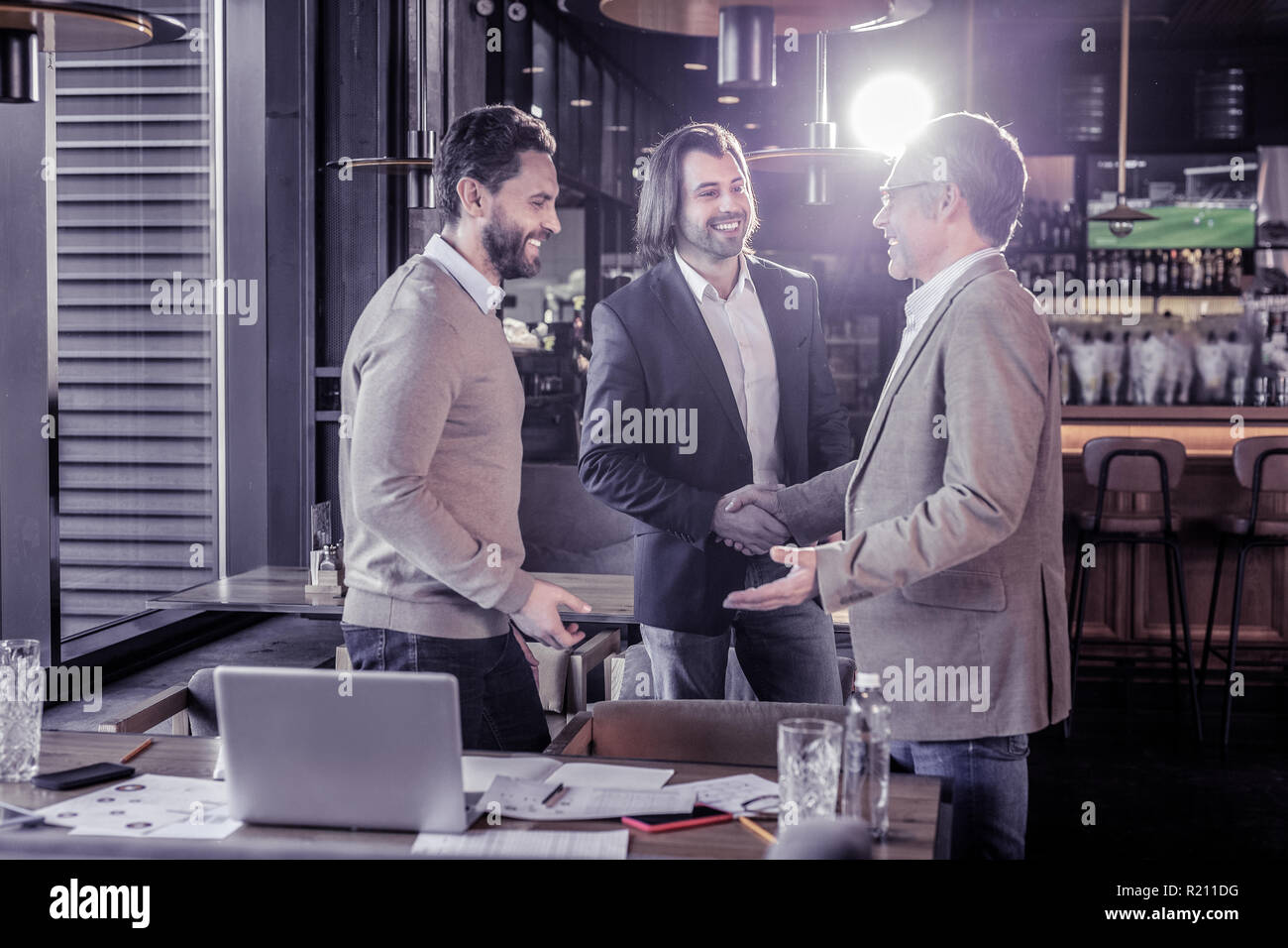 Semi formal man hi-res stock photography and images - Alamy