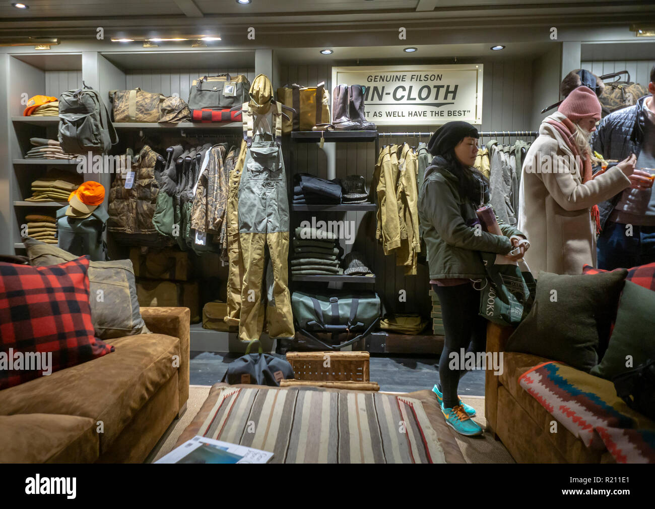 Filson store hi-res stock photography and images - Alamy