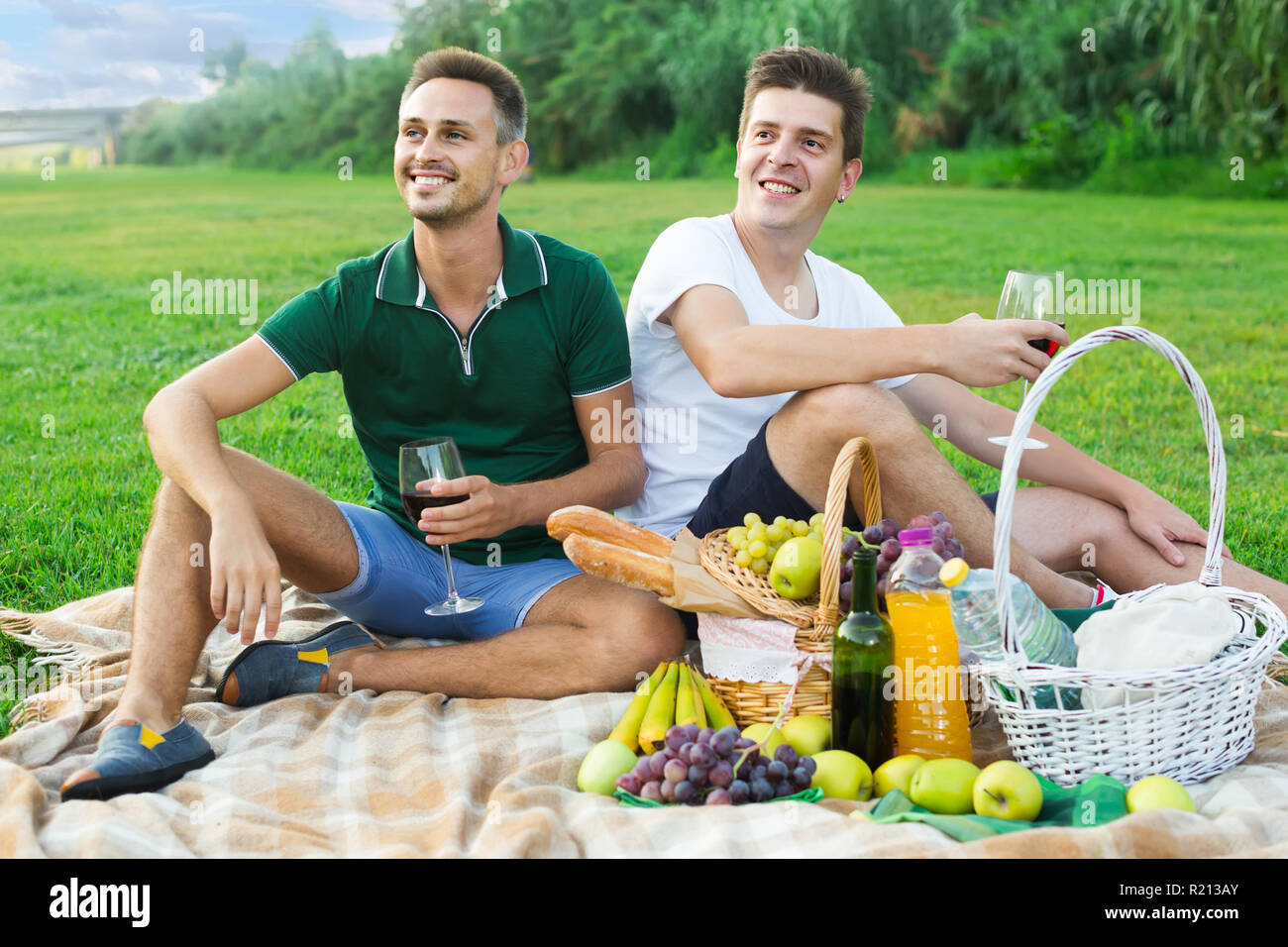 To Spend Time With Friends In Spanish