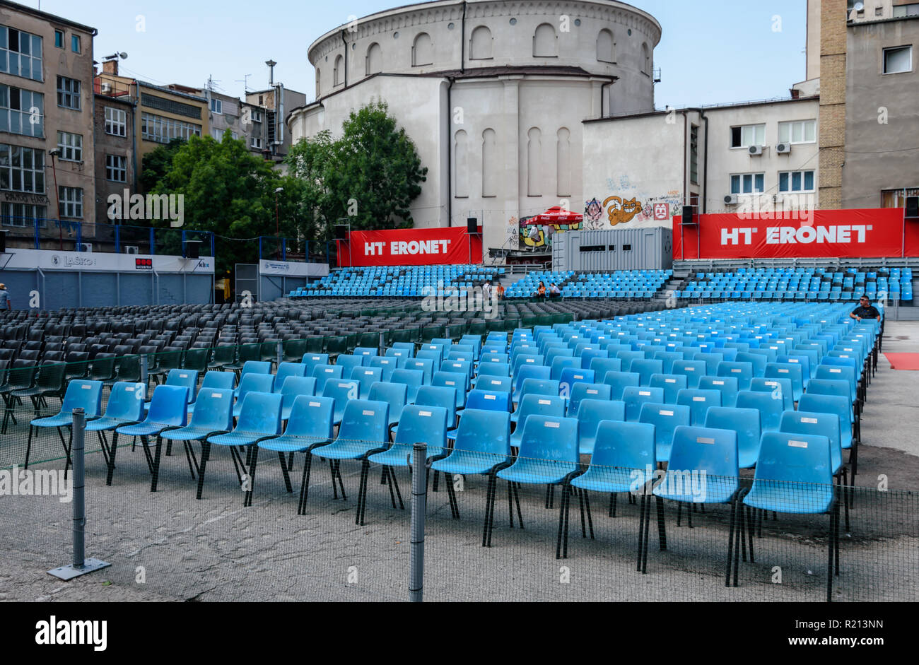 Open air screen hi-res stock photography and images - Alamy