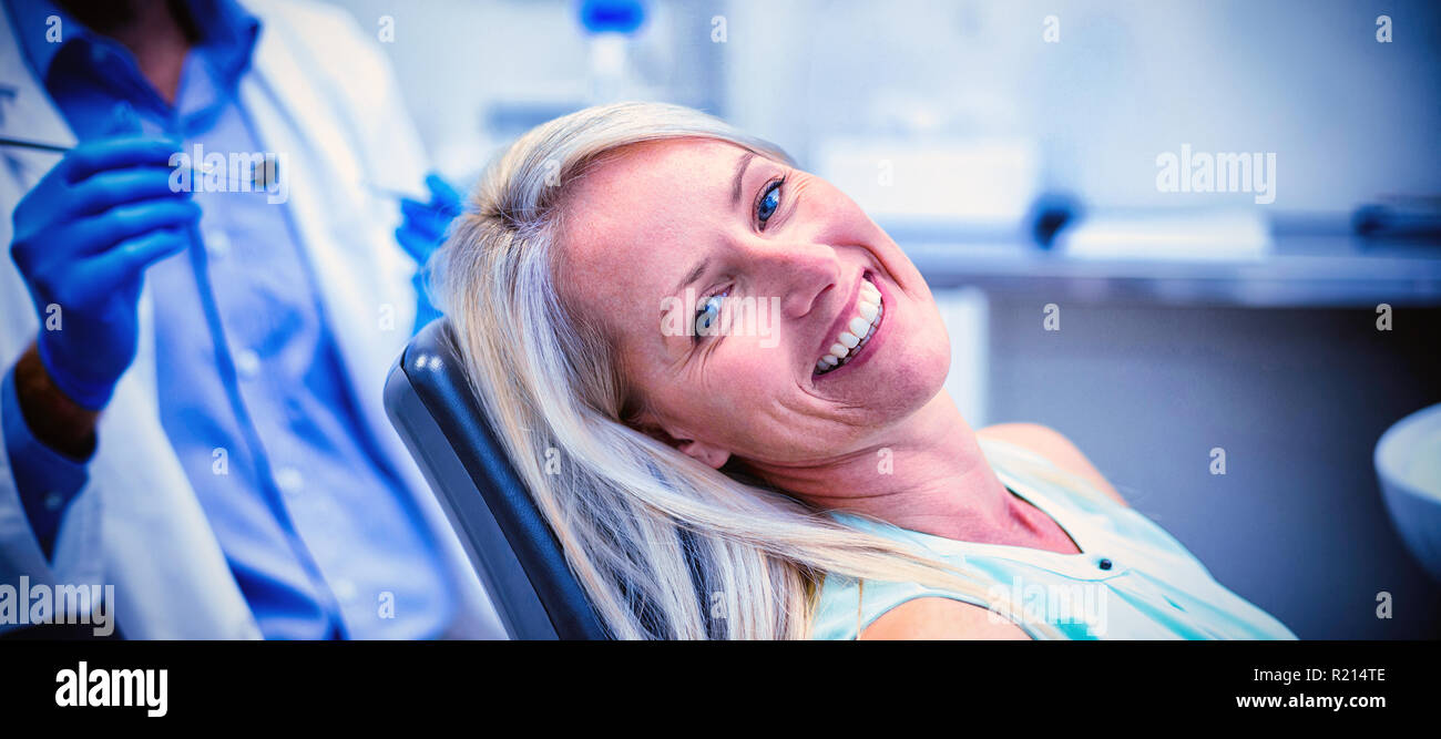 Female medical patient smiling hi-res stock photography and images - Alamy