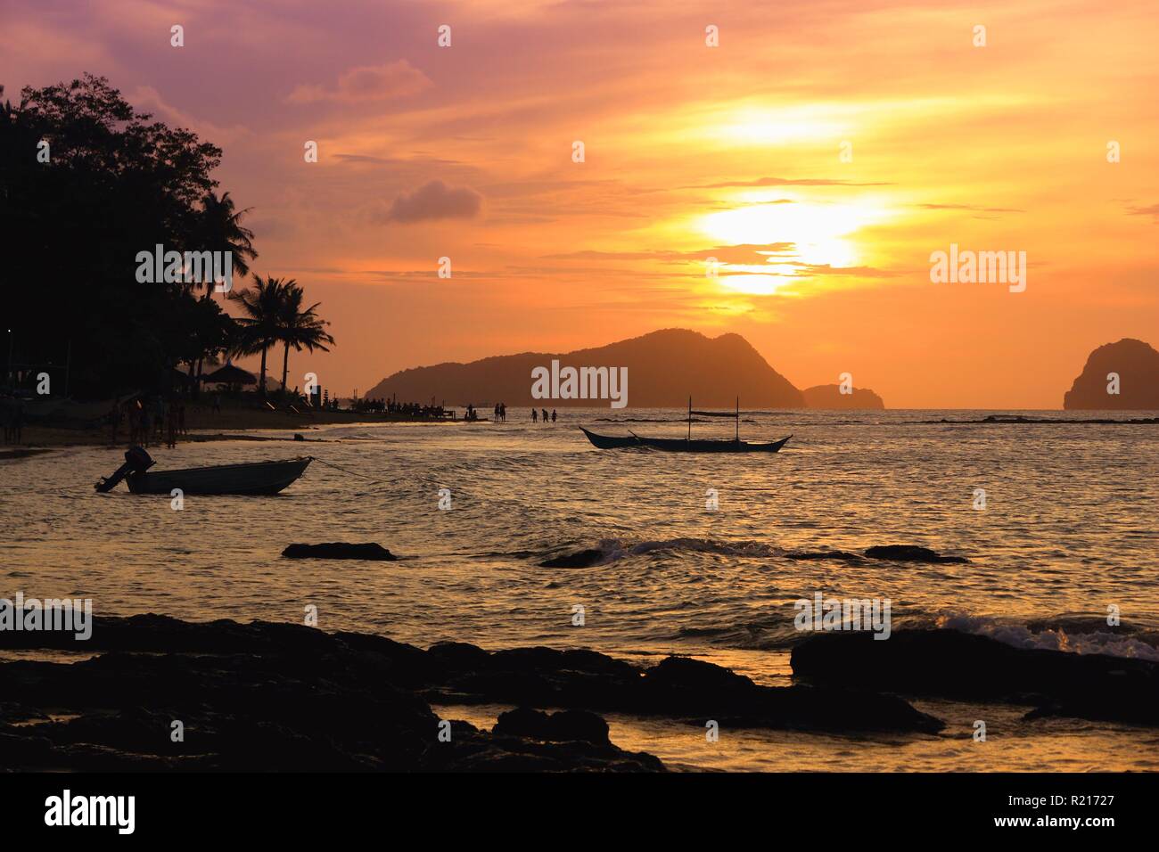 Sunset in Philippines - landscape in El Nido, Palawan island Stock ...
